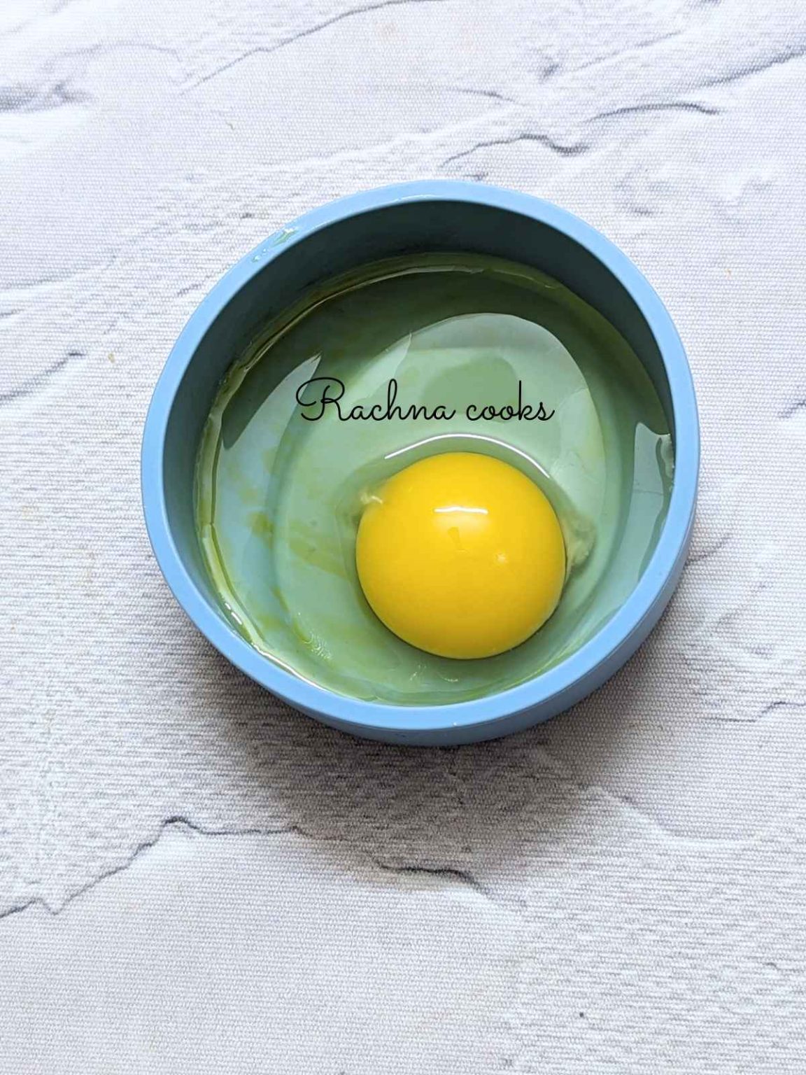 Fried Eggs in Air fryer | Sunny Side Up Eggs - Rachna cooks