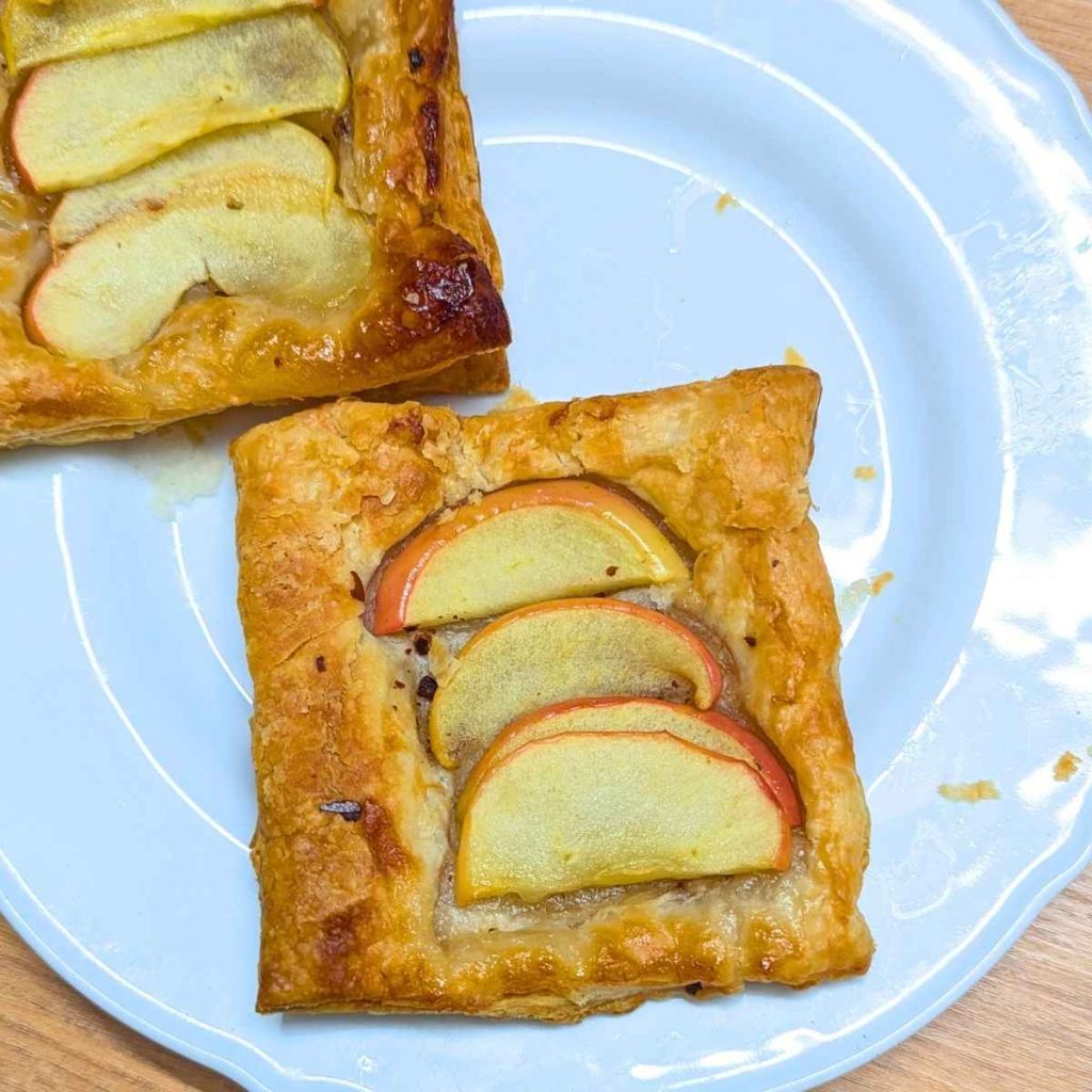 Upside Down Apple Tart With Puff Pastry - Rachna cooks